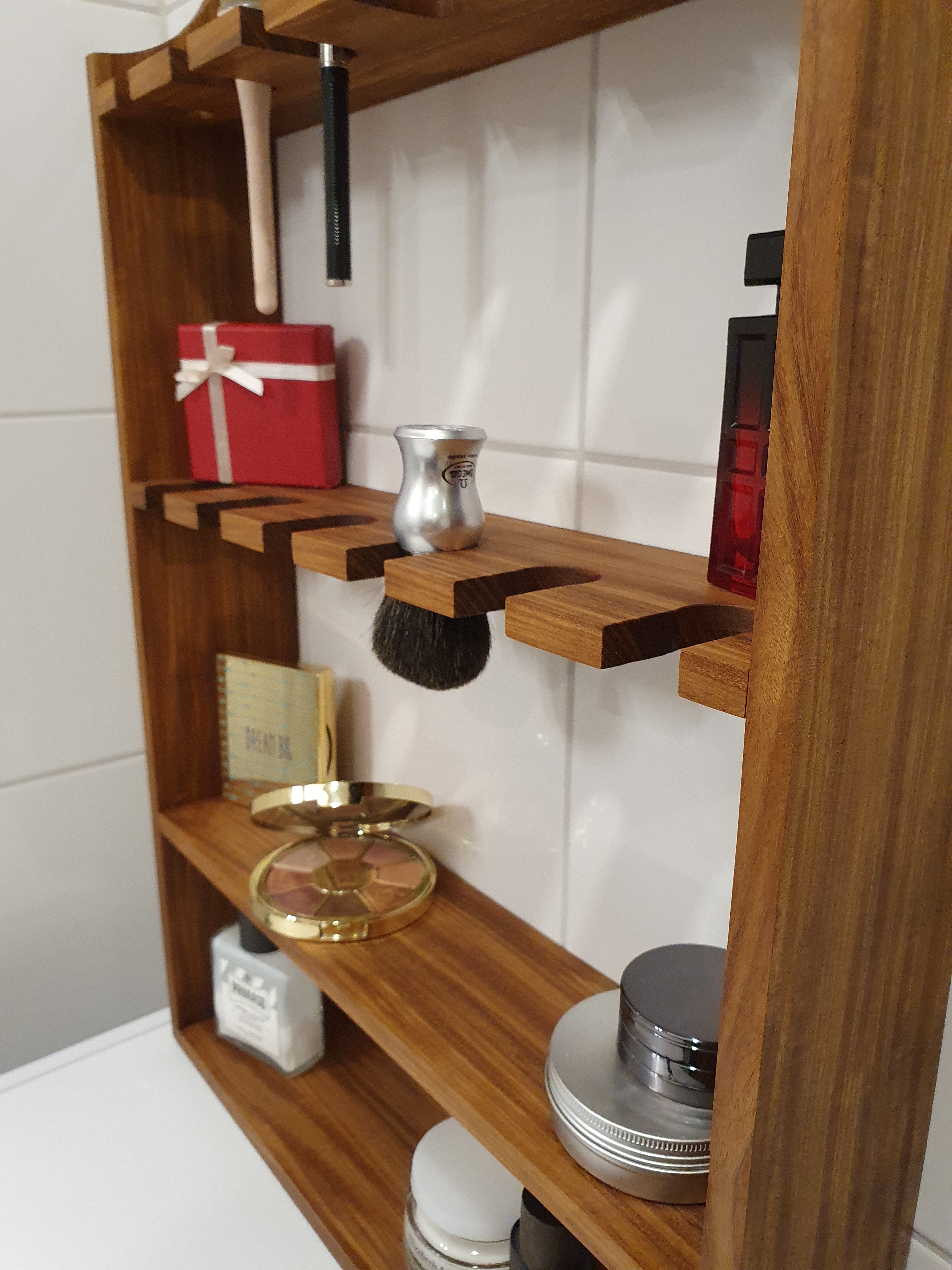 Commission Razor Display Shelf | Onni Kosomaa